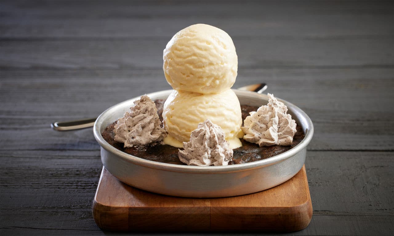 Cookies 'n' Cream Pizookie® | A BJ's Original with Real Oreo® Flavor ...